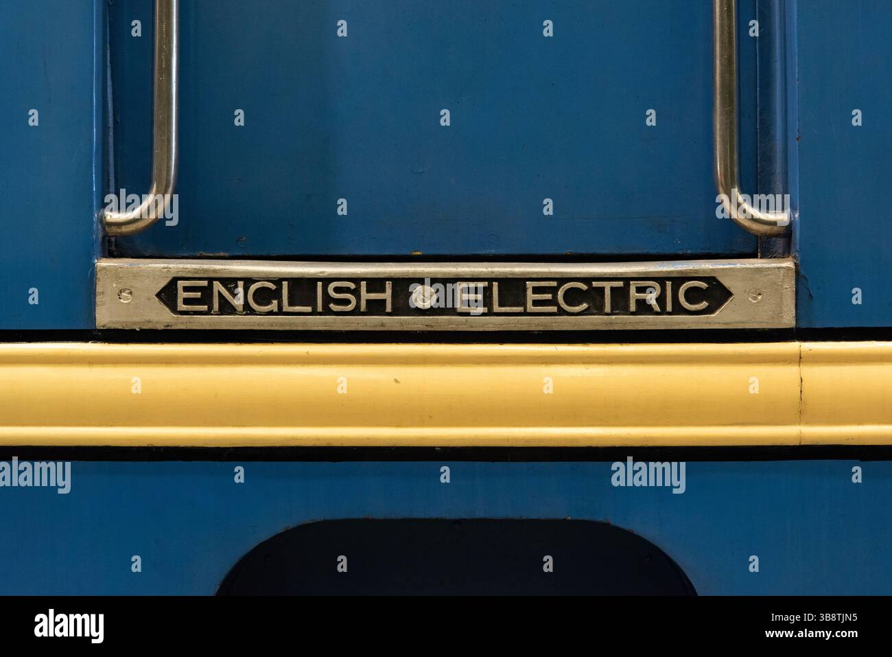 Diesel-electric locomotive, prototype English Electric 3300HP "Deltic ...