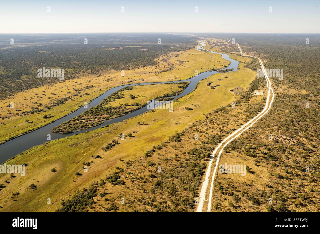 Cubango river, bush, horizon, cultivation, gravel road, water, Cutarica ...