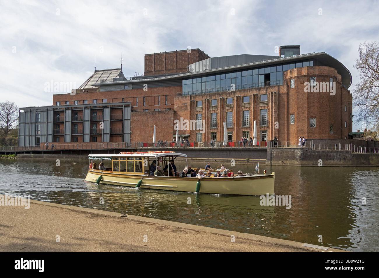 Excursion boat, The Royal Shakespeare Theatre, River Avon, Stratford ...