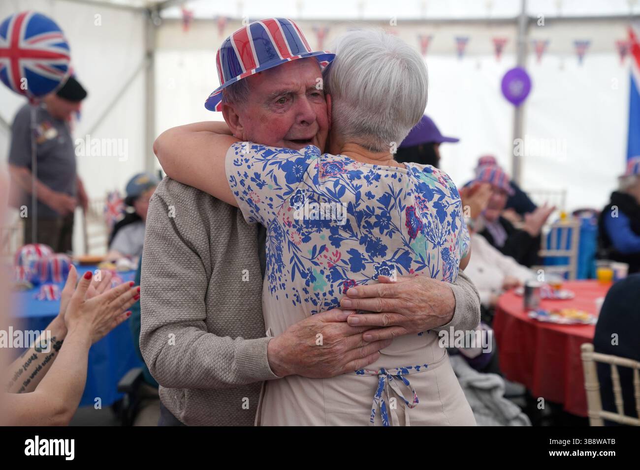 Veteran Robert Murray dances at a tea party at Erskine Veterans Home in ...