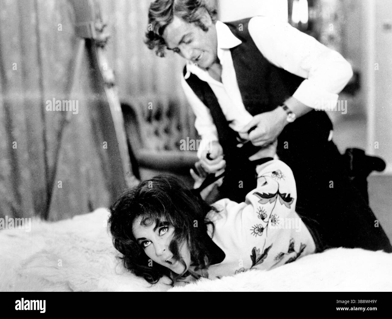 Elizabeth taylor film x y and zee hi-res stock photography and images ...