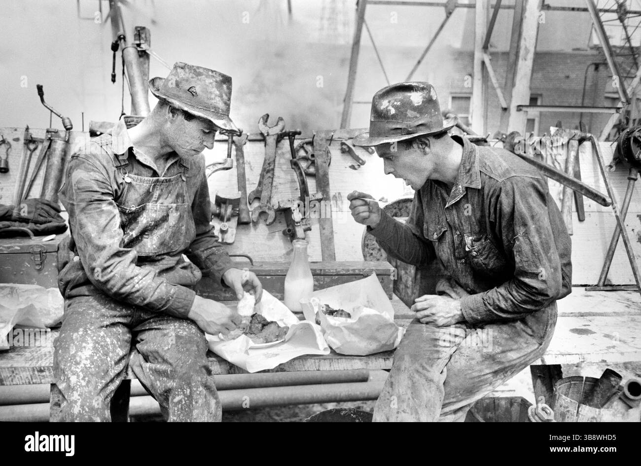 Blue collar workers historical hi-res stock photography and images - Alamy