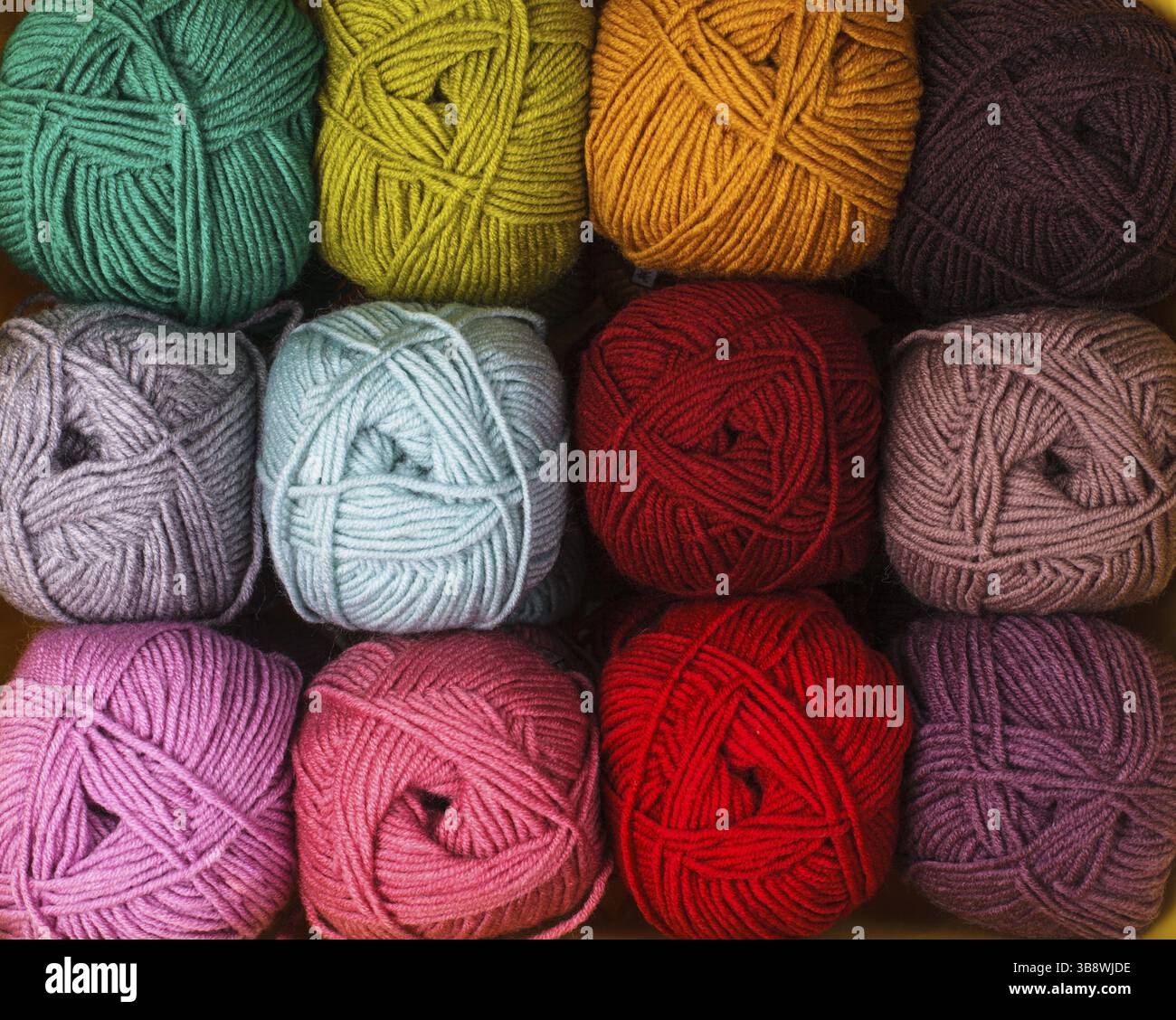 Several people paint store hi-res stock photography and images - Alamy