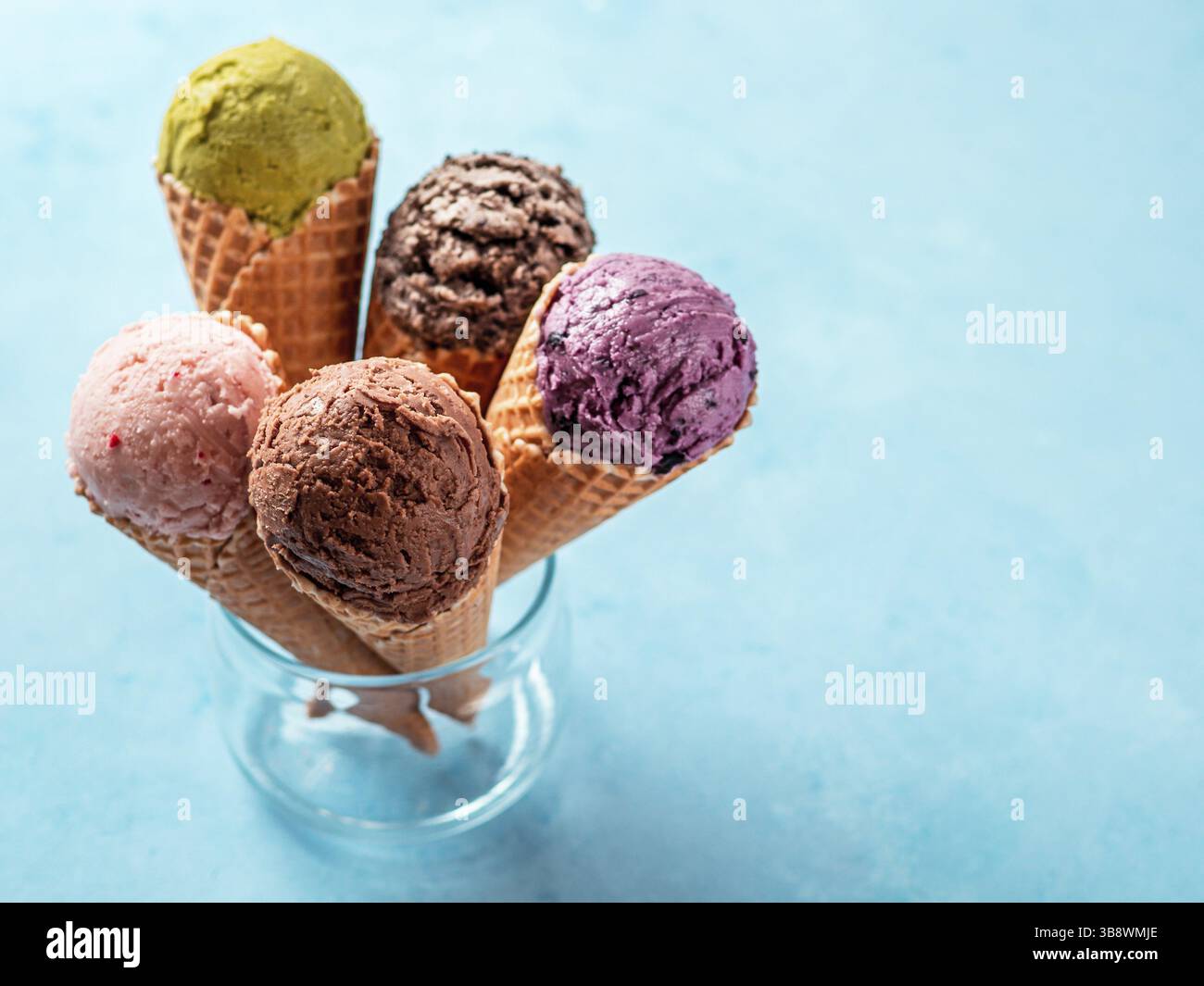 Plain sundaes hi-res stock photography and images - Alamy