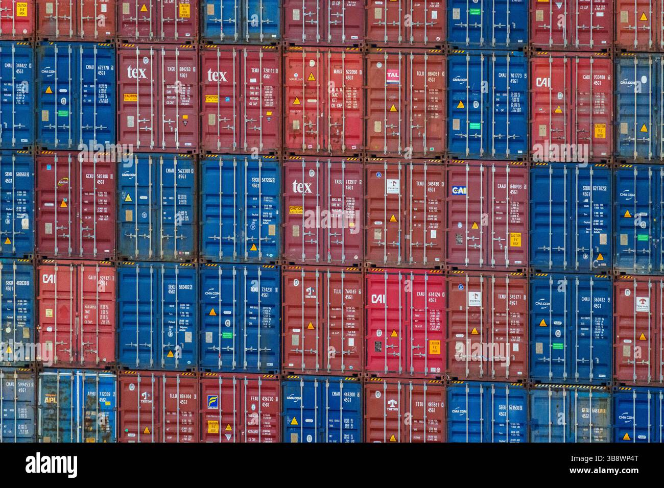 Hamburg, Germany - 27 April 2025: Lining up sea containers in the ...