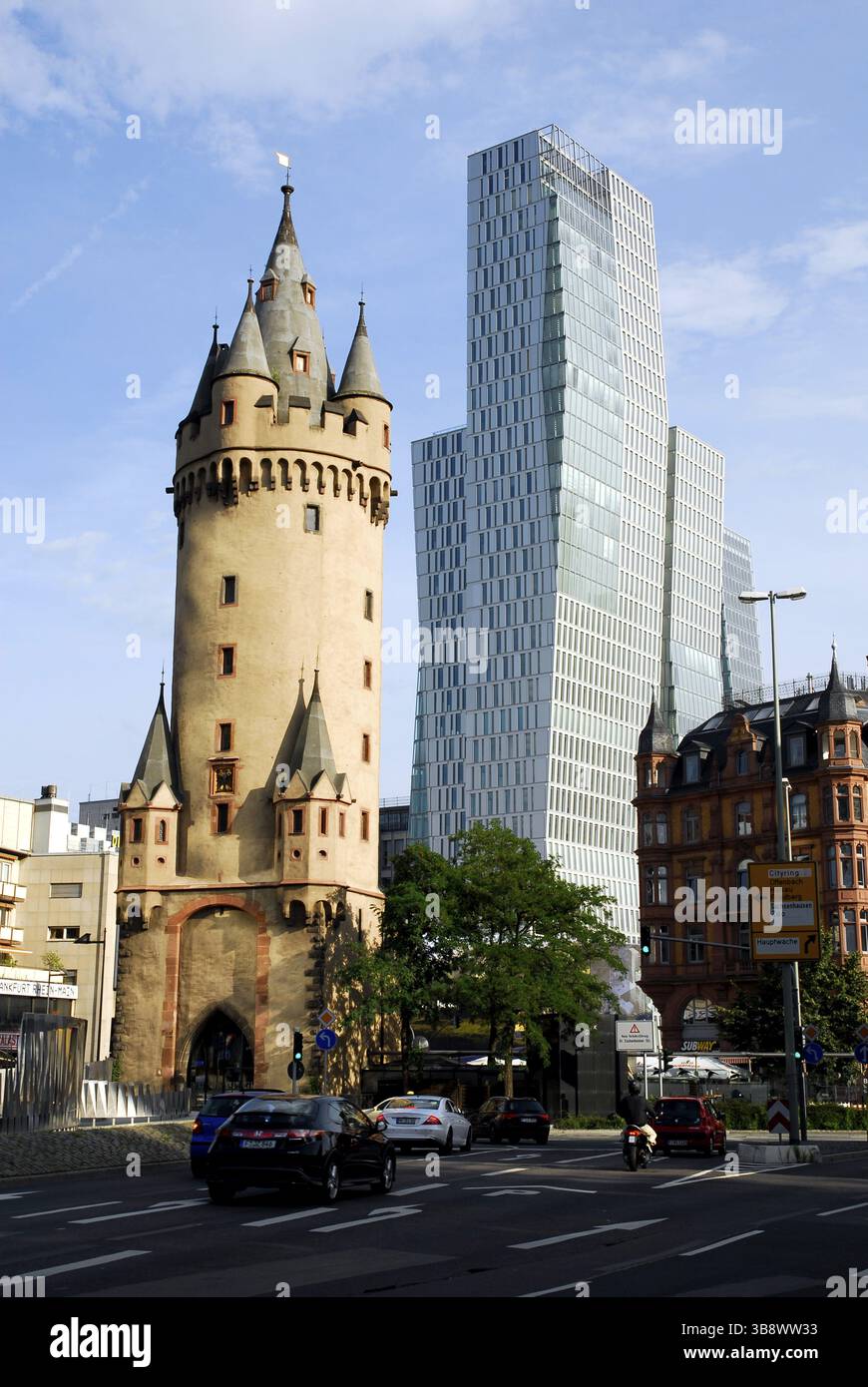 Eschenheimer Turm at Eschenheimer Tor, behind it a modern office tower ...