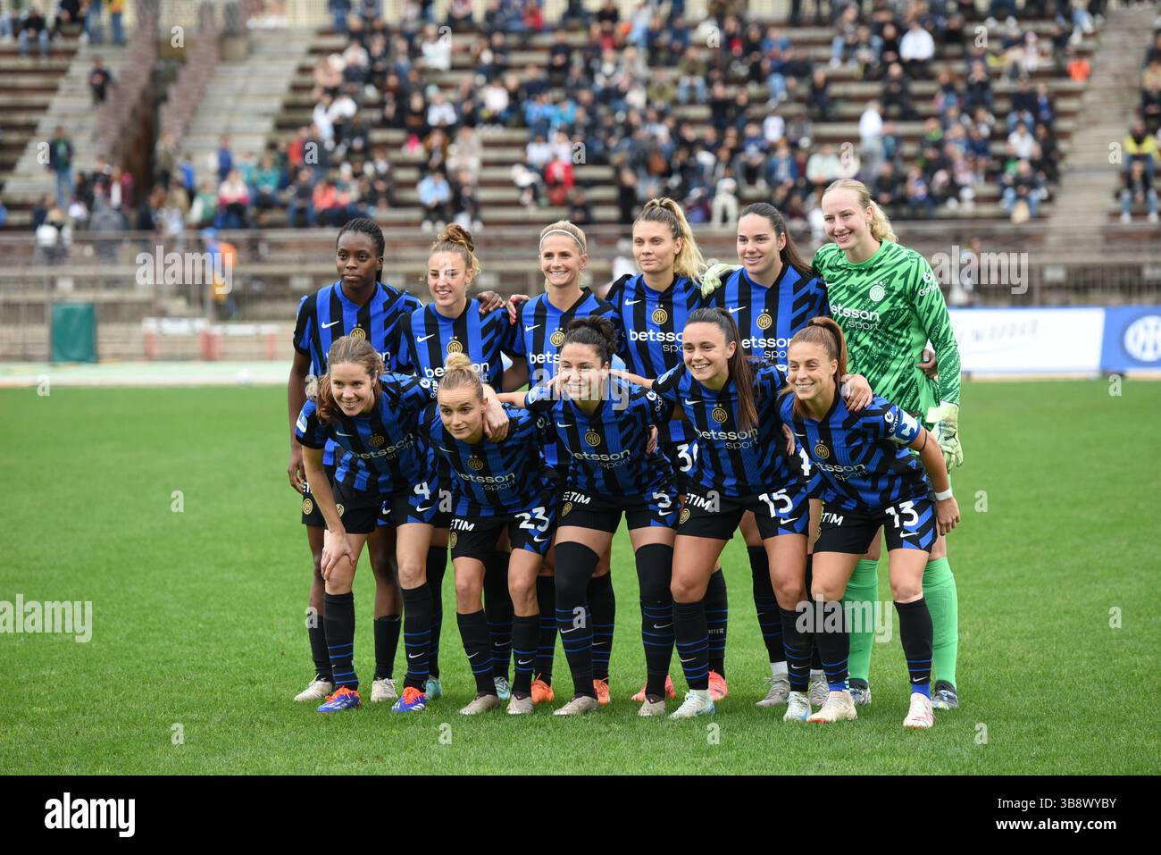 Italy women's soccer team hi-res stock photography and images - Alamy