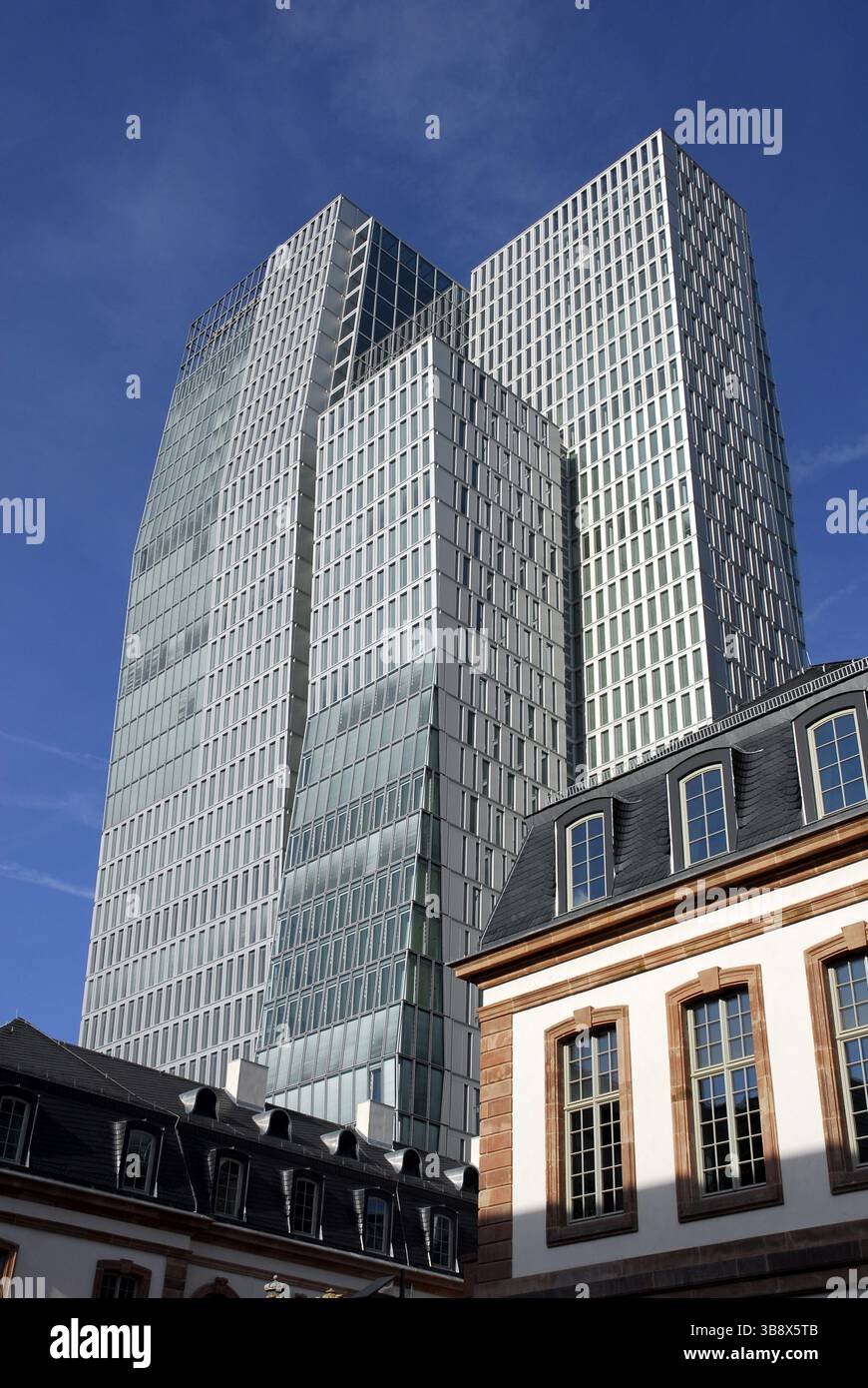 Modern office tower by KSP Engel und Zimmermann Architekten and the ...
