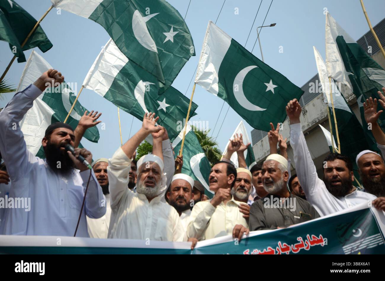 Peshawar, Peshawar, Pakistan. 7th May, 2025. PMML party protest ...