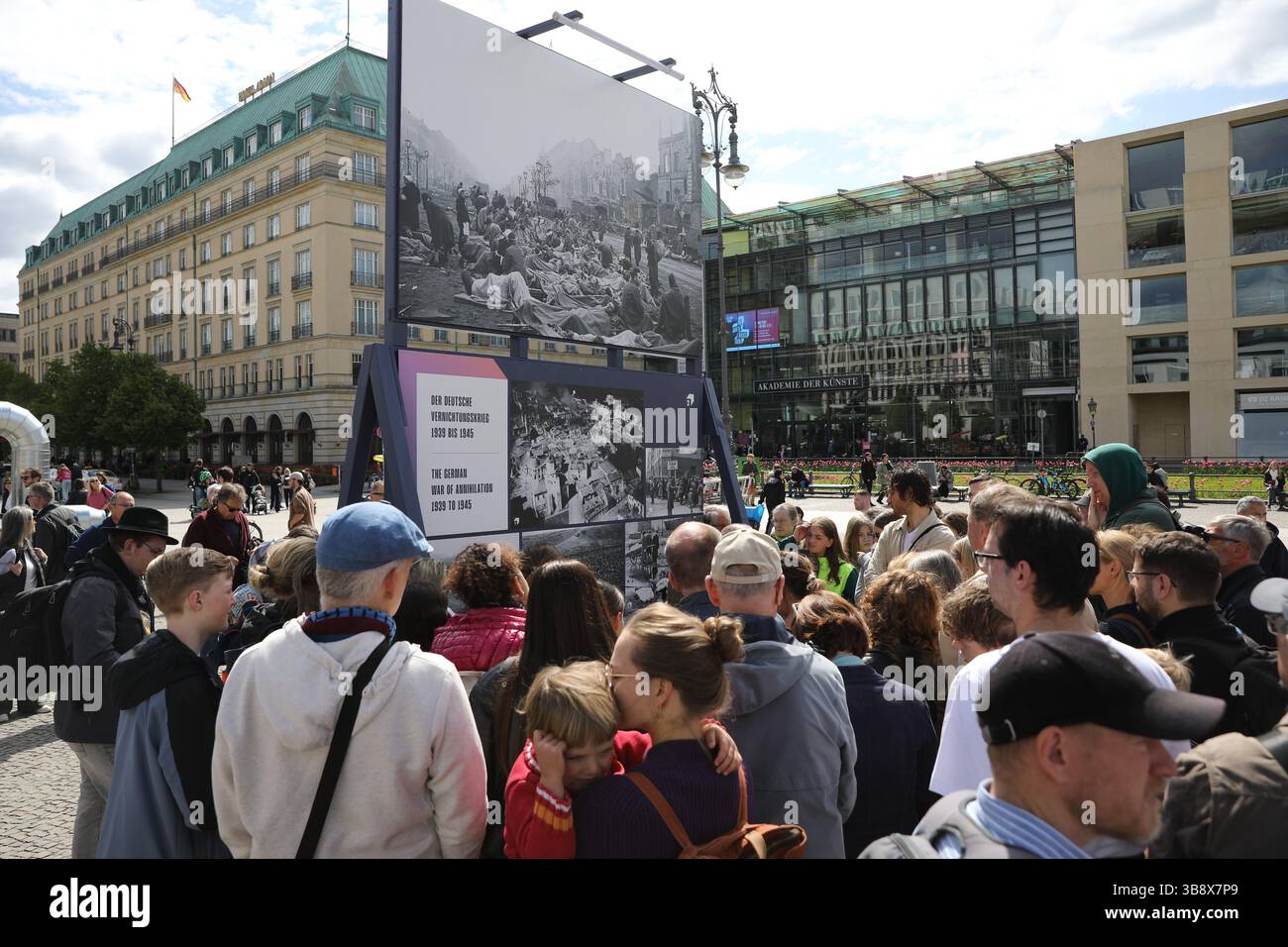 Berlin, Germany. 8th May, 2025. People attend a ceremony commemorating ...