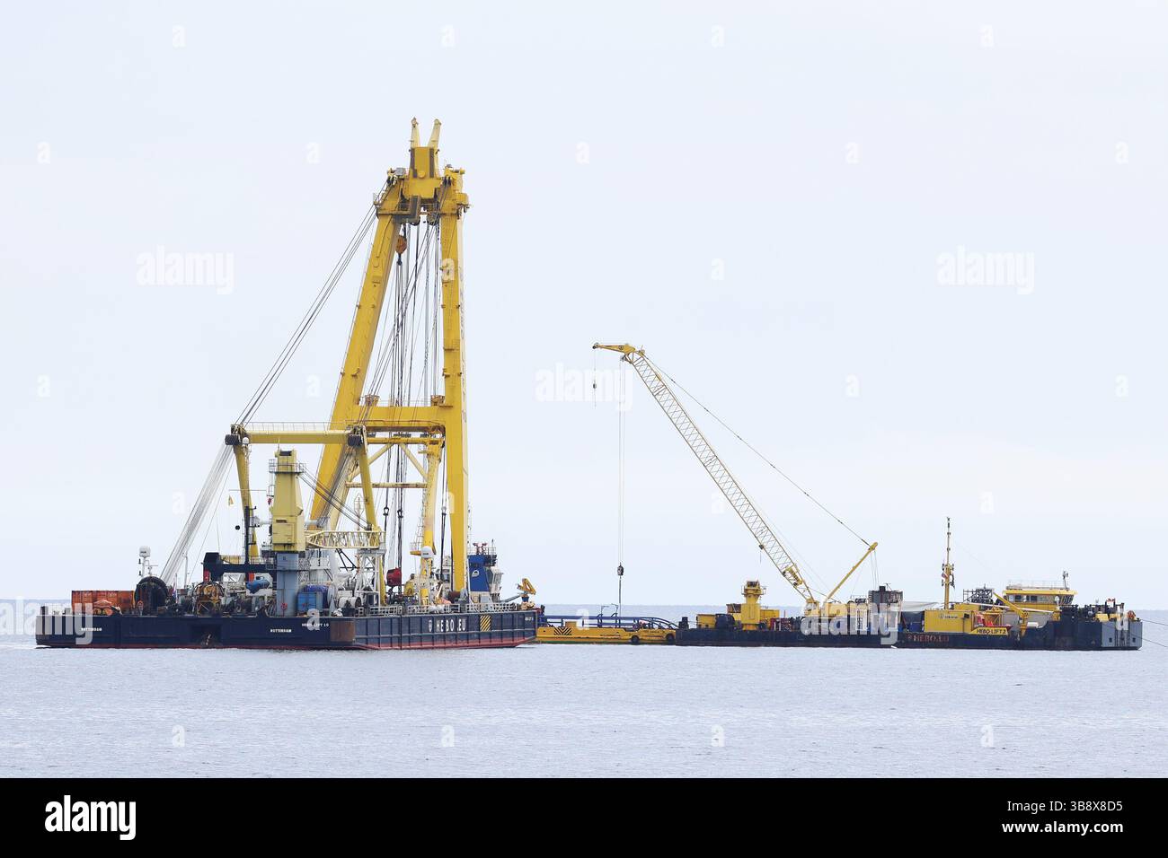 PORTICELLO THE HEBO LIFT 10 AT WORK ABOVE THE WRECK OF THE BAYESIEN ...