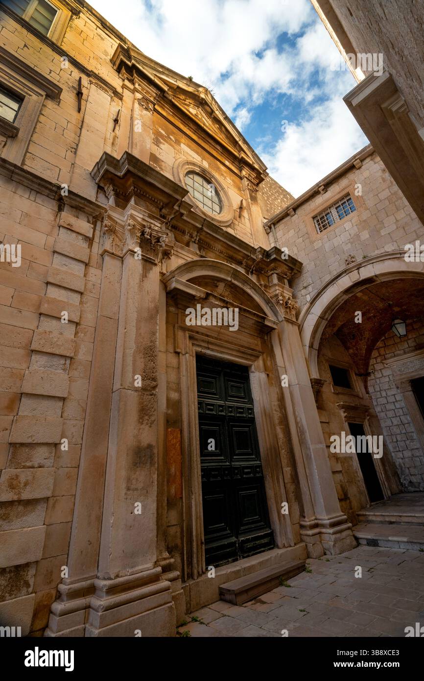 Main entrance to the Renaissance Dominican Monastery in Dubrovnik ...