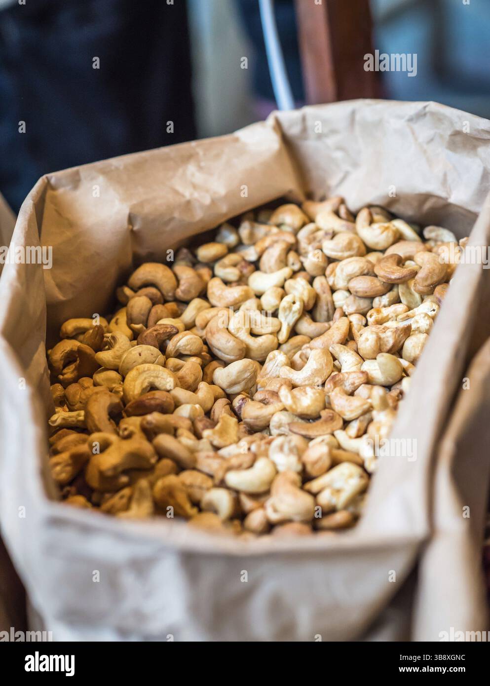 Empty bag nuts hi-res stock photography and images - Alamy