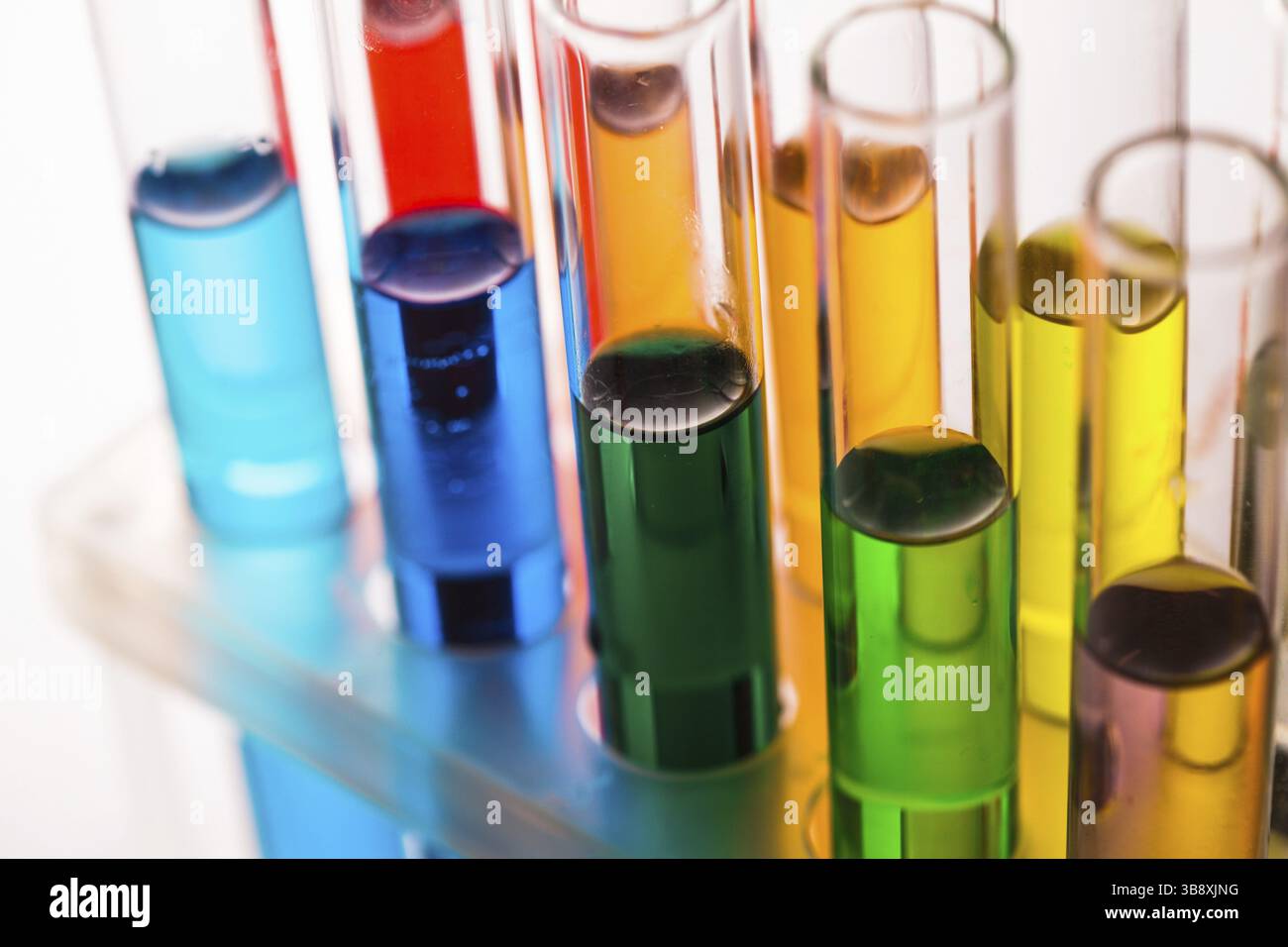 Rack test tubes coloured hi-res stock photography and images - Alamy