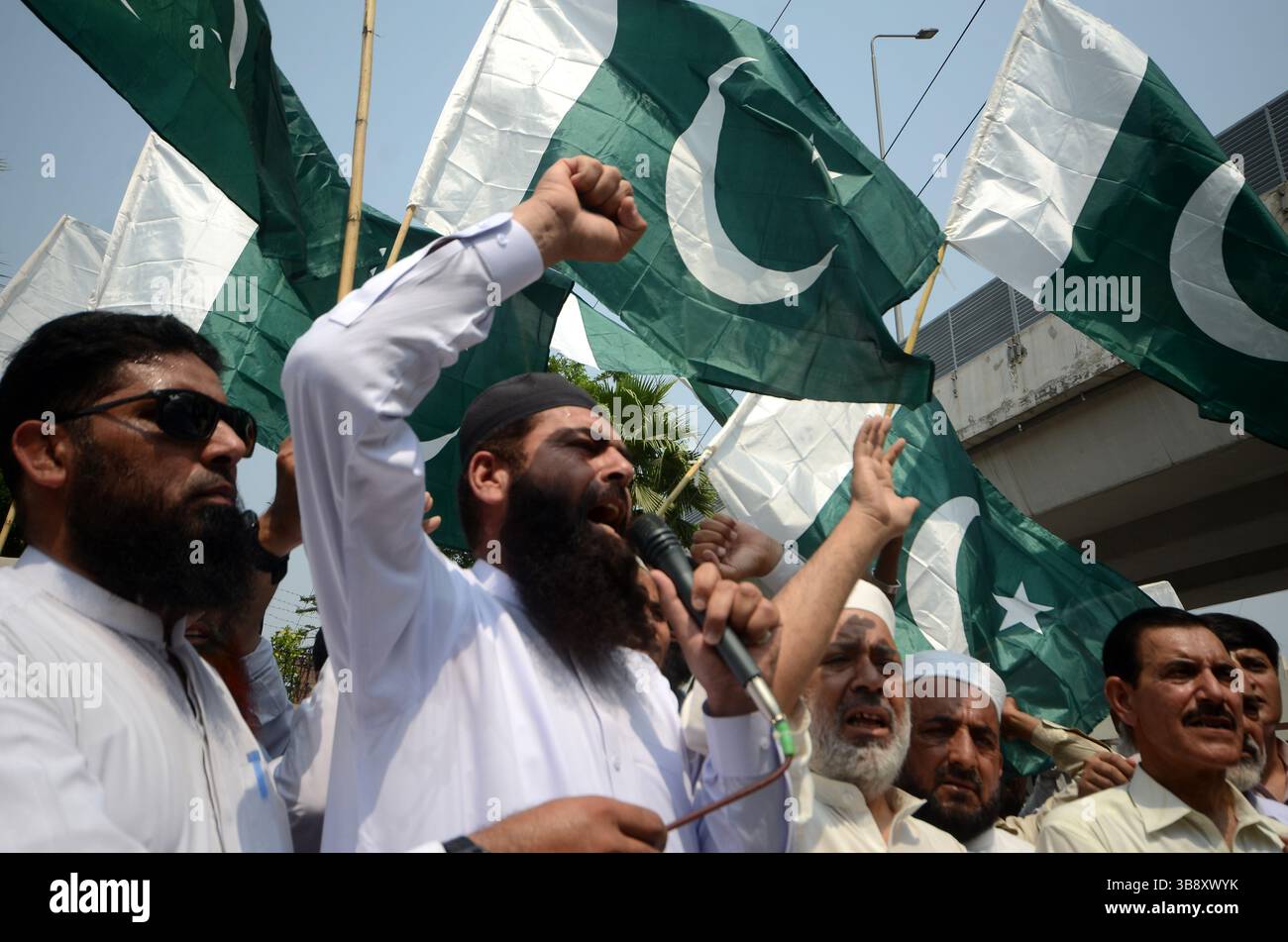 Peshawar, Peshawar, Pakistan. 7th May, 2025. PMML party protest ...