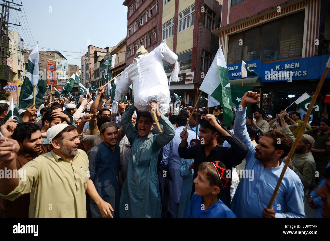 Peshawar, Peshawar, Pakistan. 7th May, 2025. PMML party protest ...