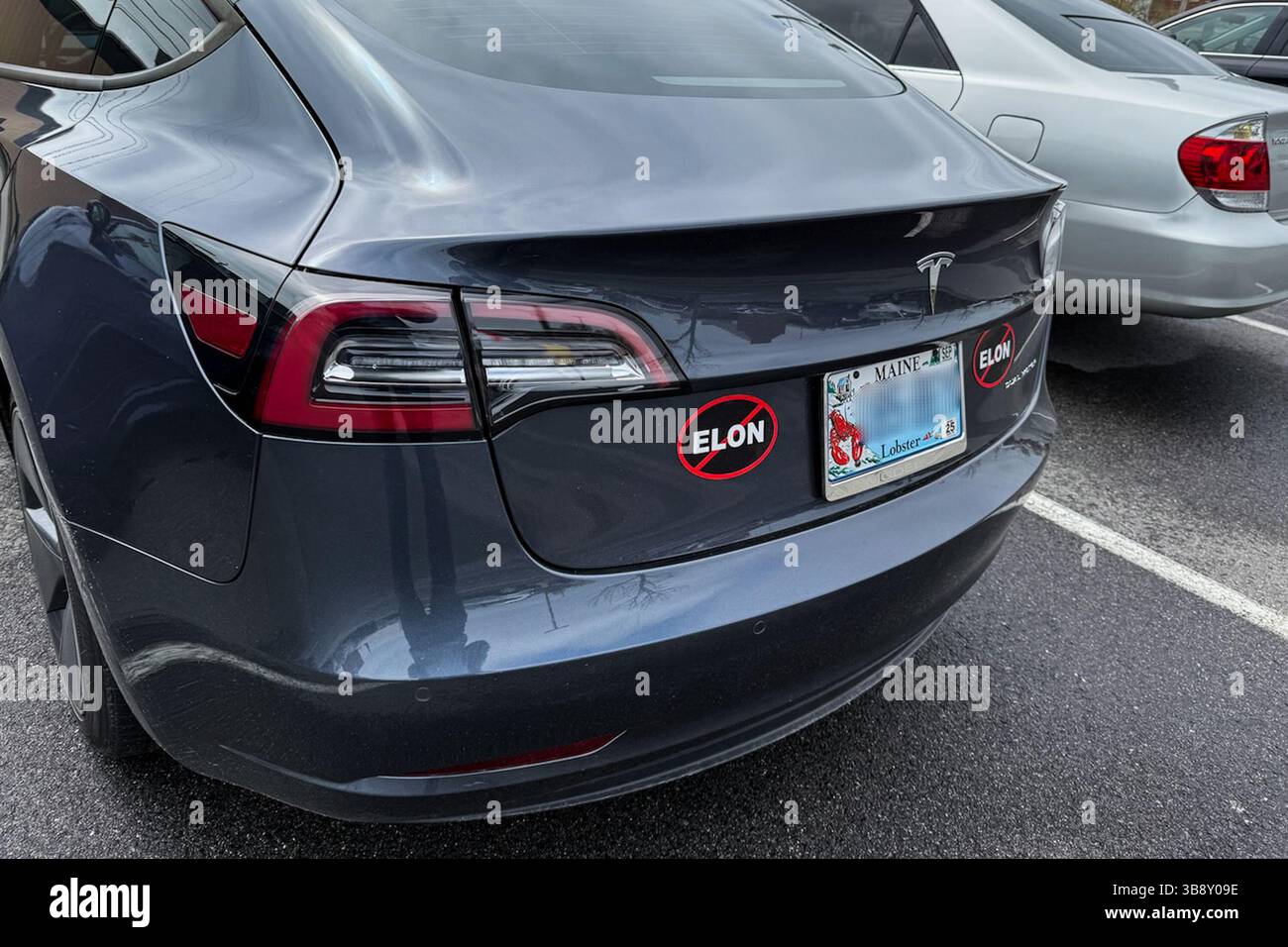Portland, United States. 02nd May, 2025. A Tesla electric vehicle (EV ...