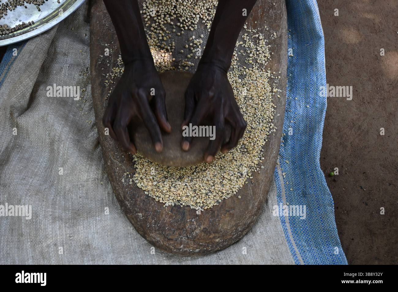 Rural simple cooking on fire in Uganda, Africa Stock Photo - Alamy