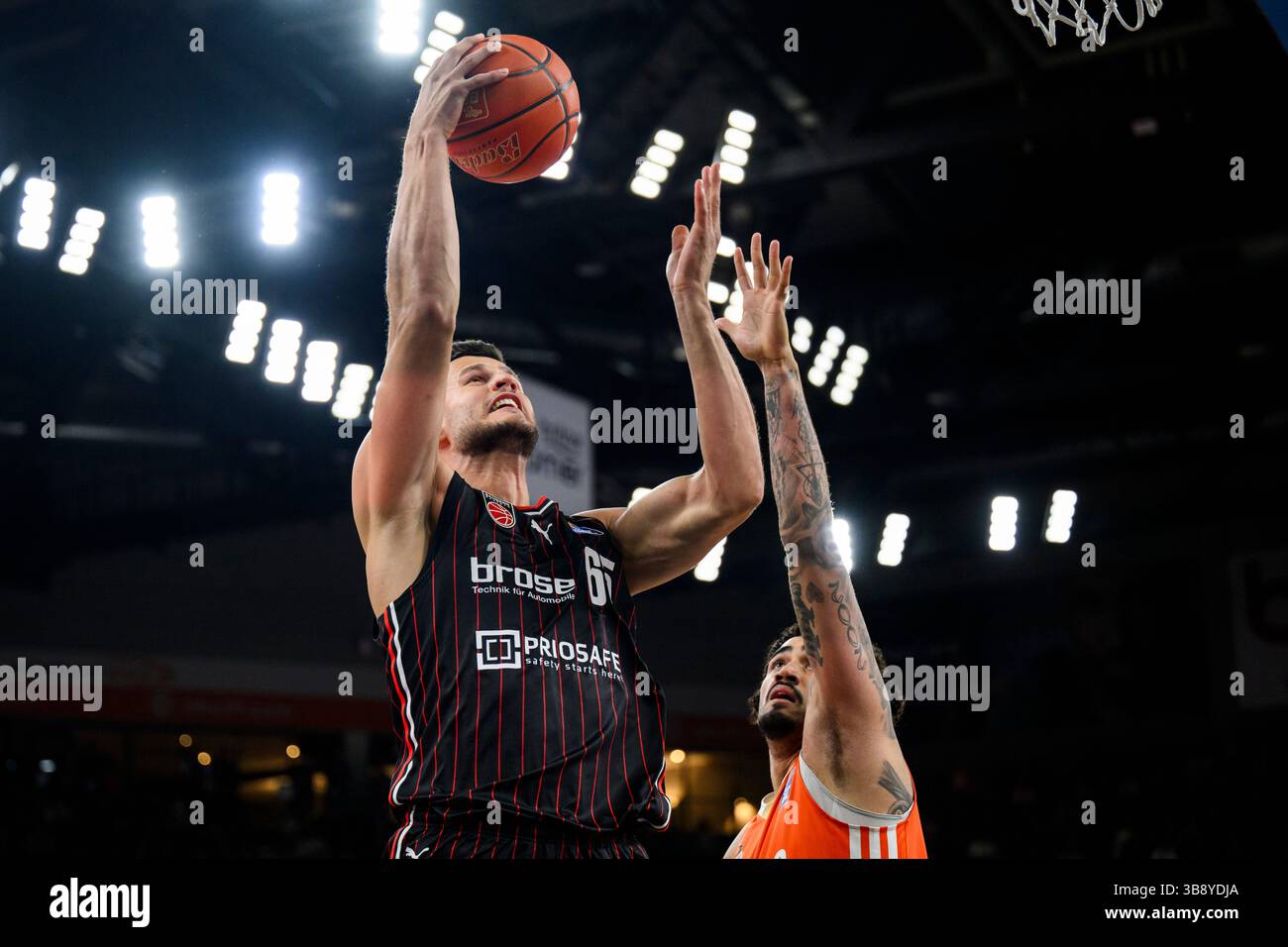 Neu Ulm, Germany. 08th May, 2025. Basketball: Bundesliga, ratiopharm ...