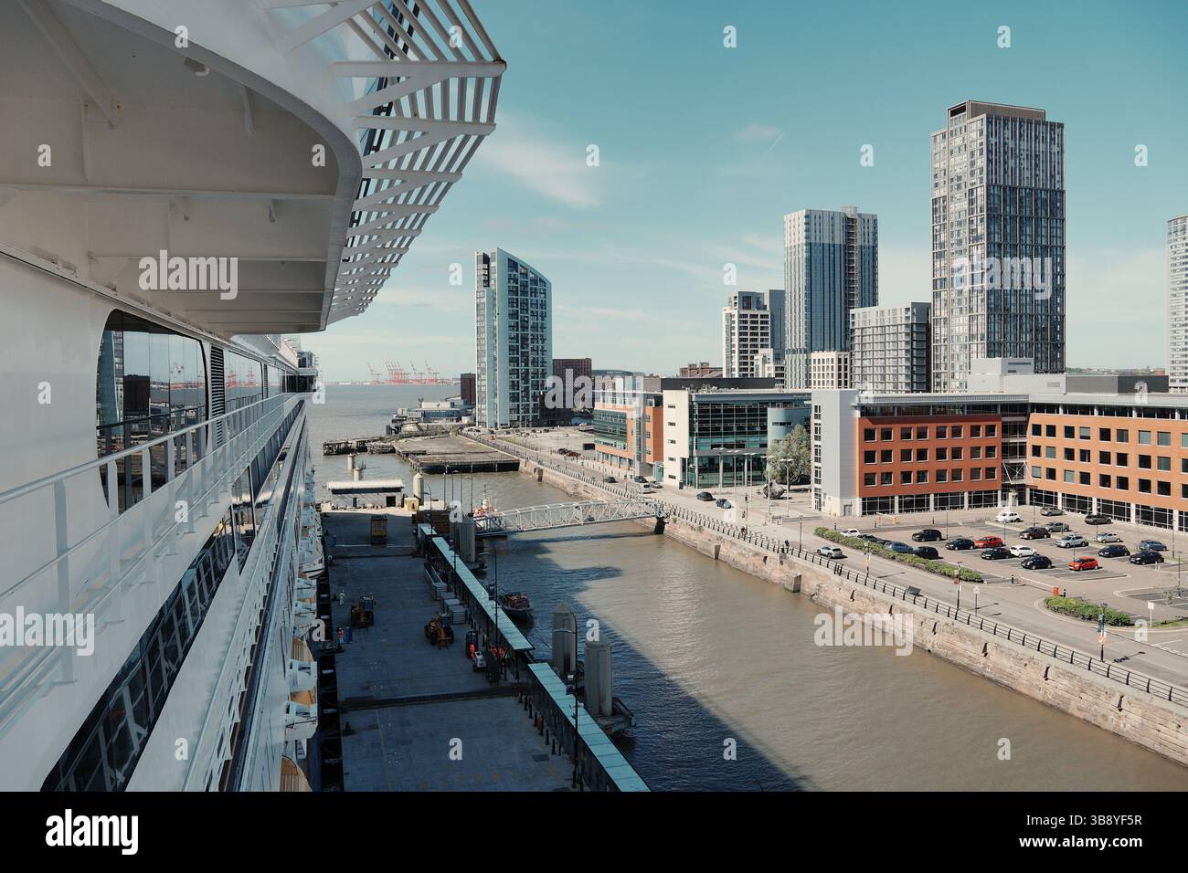 Uk scene from ©modern hi-res stock photography and images - Alamy