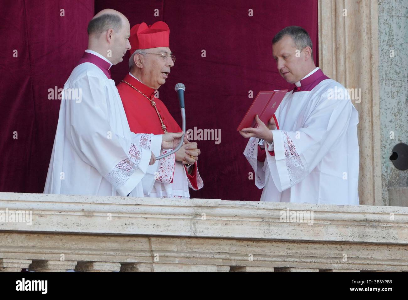 CORRECTS TO LEO, NOT LEONE - Cardinal Dominique Mamberti announces the ...
