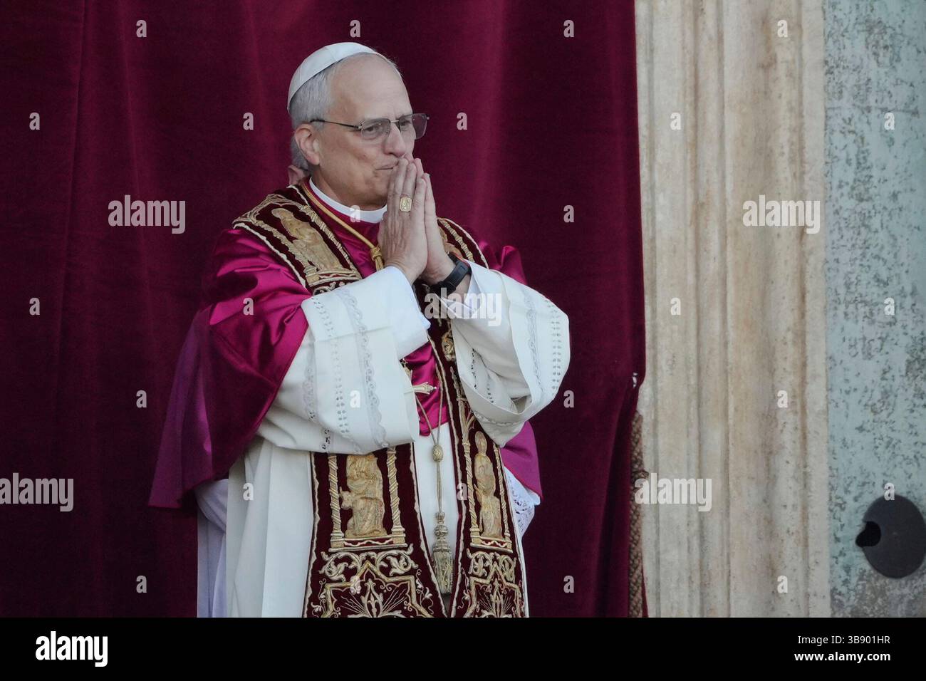 Newly elected Pope Leone XIV appears at the balcony of St. Peter's ...