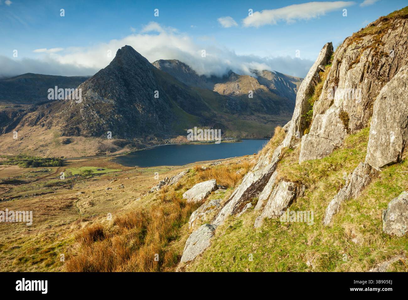 Spring morning at Ogwen Valley in Snowdonia National Park, Wales Stock ...