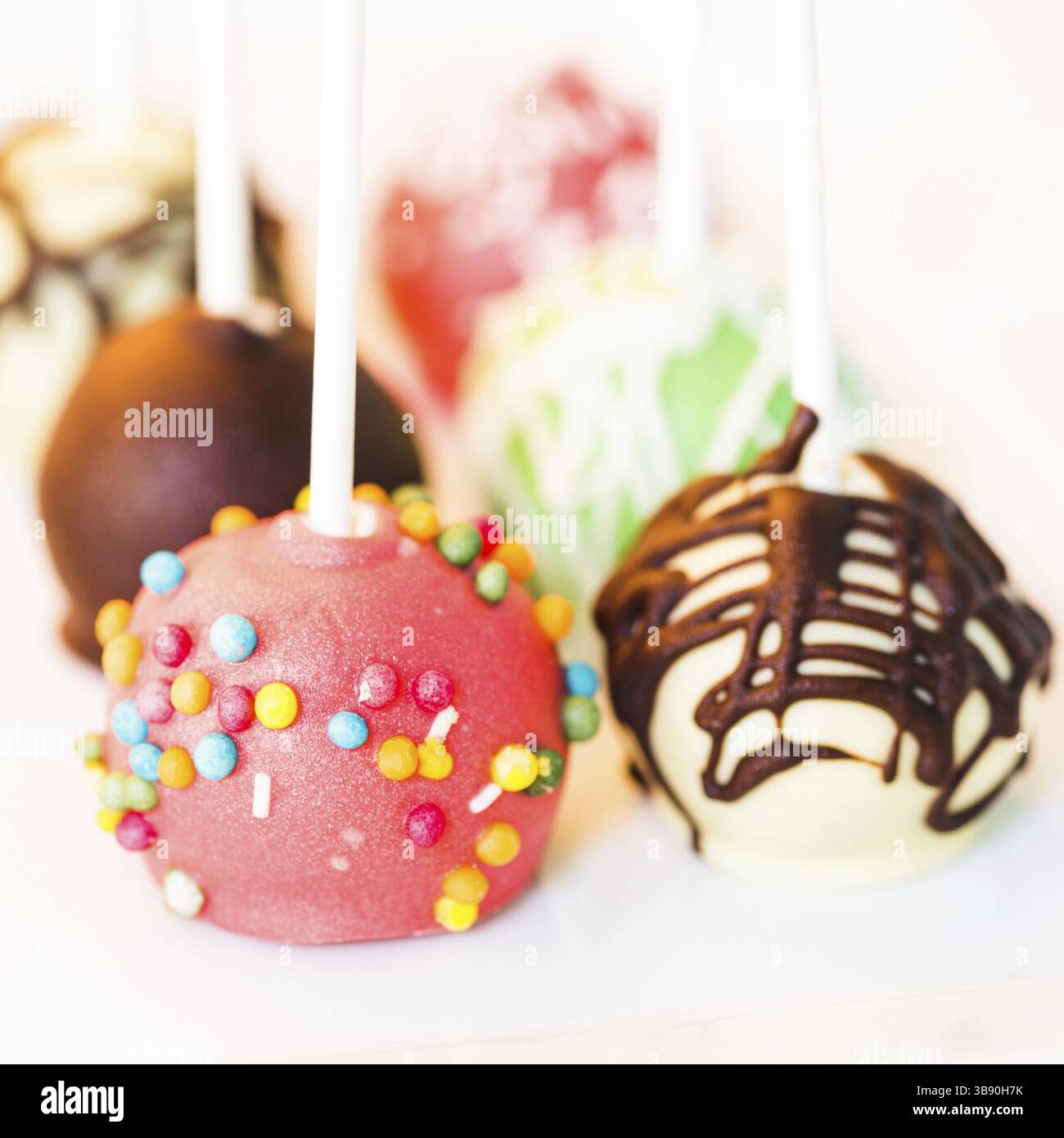 Decorated cake pops ice hi-res stock photography and images - Alamy