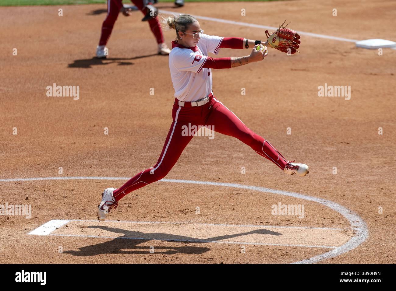 ATHENS, GA - MAY 08: Oklahoma starting pitcher Sam Landry (21) pitches ...