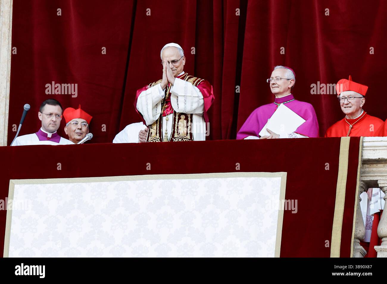 VATICAN POPE VOTE CONCLAVE Vatican City, Vatican - Cardinal Robert ...
