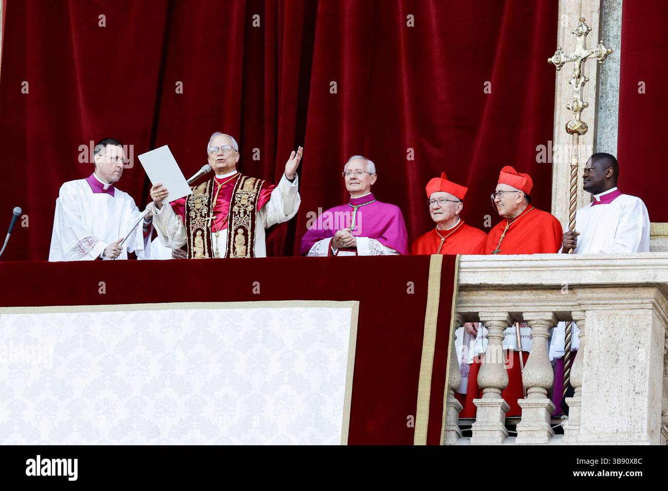 VATICAN POPE VOTE CONCLAVE Vatican City, Vatican - Cardinal Robert ...