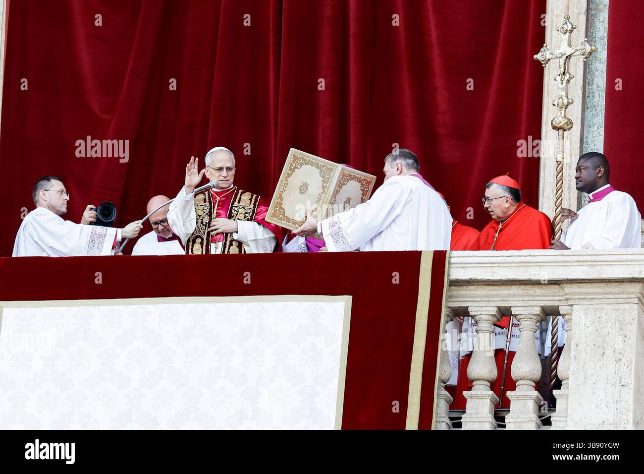 VATICAN POPE VOTE CONCLAVE Vatican City, Vatican - Cardinal Robert ...