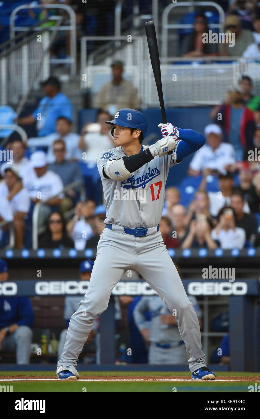 Los Angeles Dodgers designated hitter Shohei Ohtani (17) bats in the ...