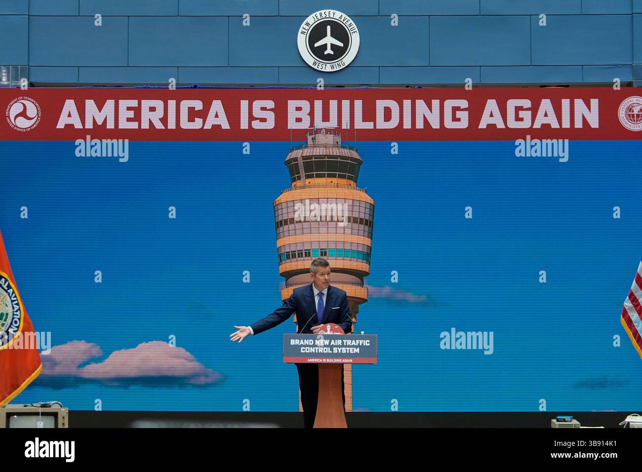Transportation Secretary Sean Duffy announces a new air traffic control ...