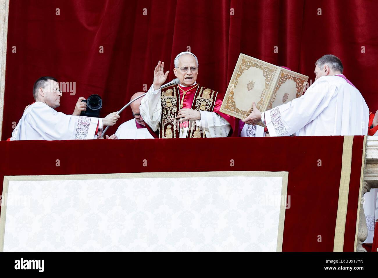 Cardinal robert francis prevost hi-res stock photography and images - Alamy