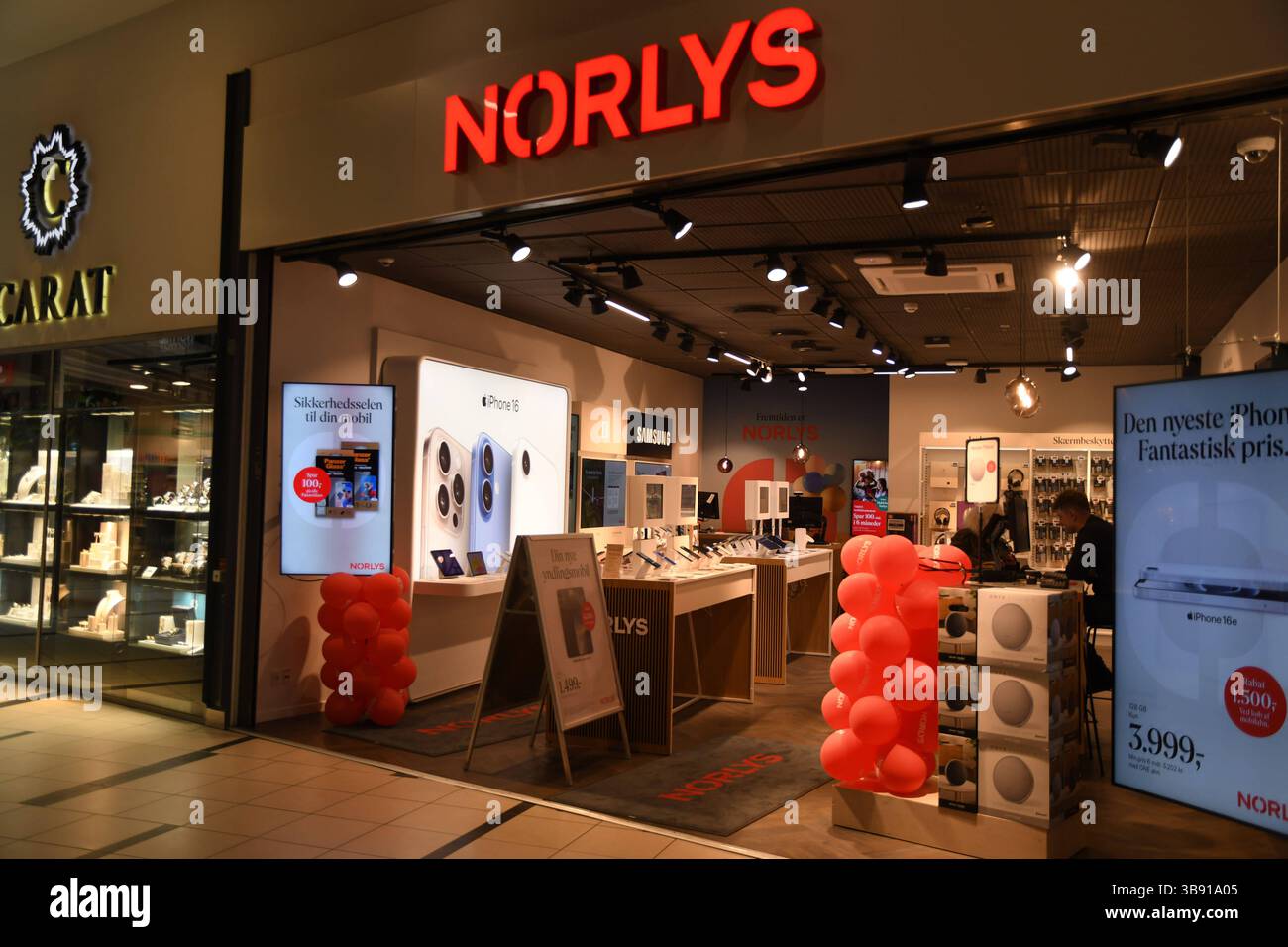 Copenhagen/ DenmarK/08 may /norlys internet and phones store in ...