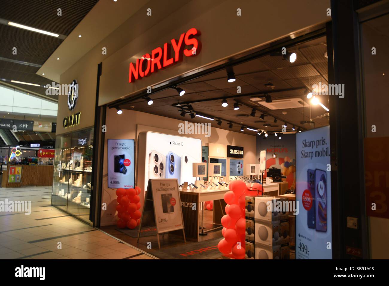 Copenhagen/ DenmarK/08 may /norlys internet and phones store in ...
