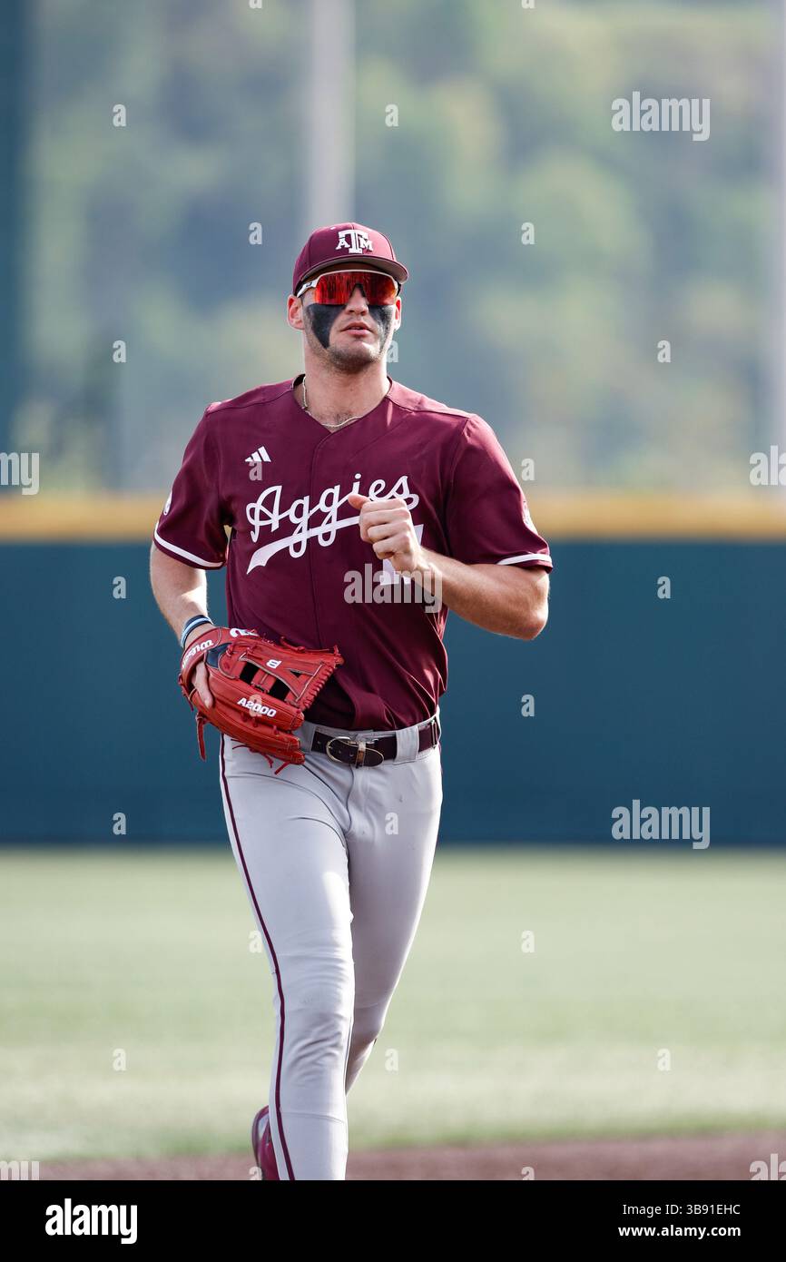 Texas A&M Aggies center fielder Jace LaViolette (17) in action during ...