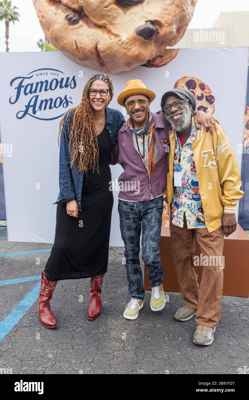 IMAGE DISTRIBUTED FOR STEEL HOUSE PRODUCTIONS/FAMOUS AMOS - (L to R ...
