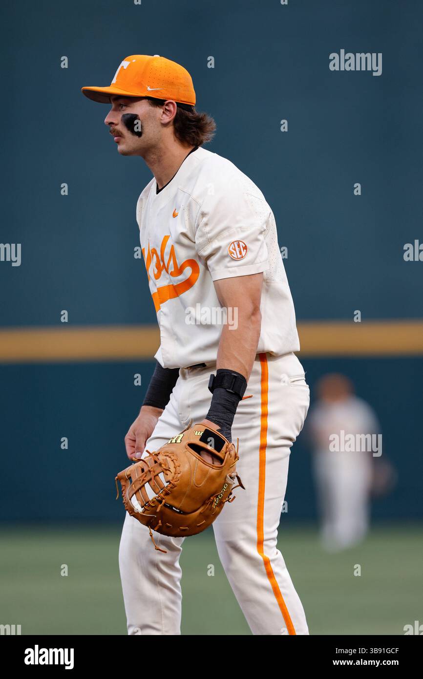 Tennessee Volunteers first baseman Andrew Fischer (11) on defense ...