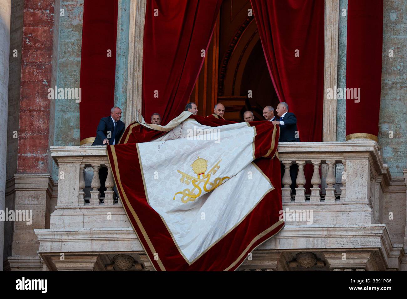San Pietro, Italy. 08th May, 2025. during the Conclave, St. Peter's ...