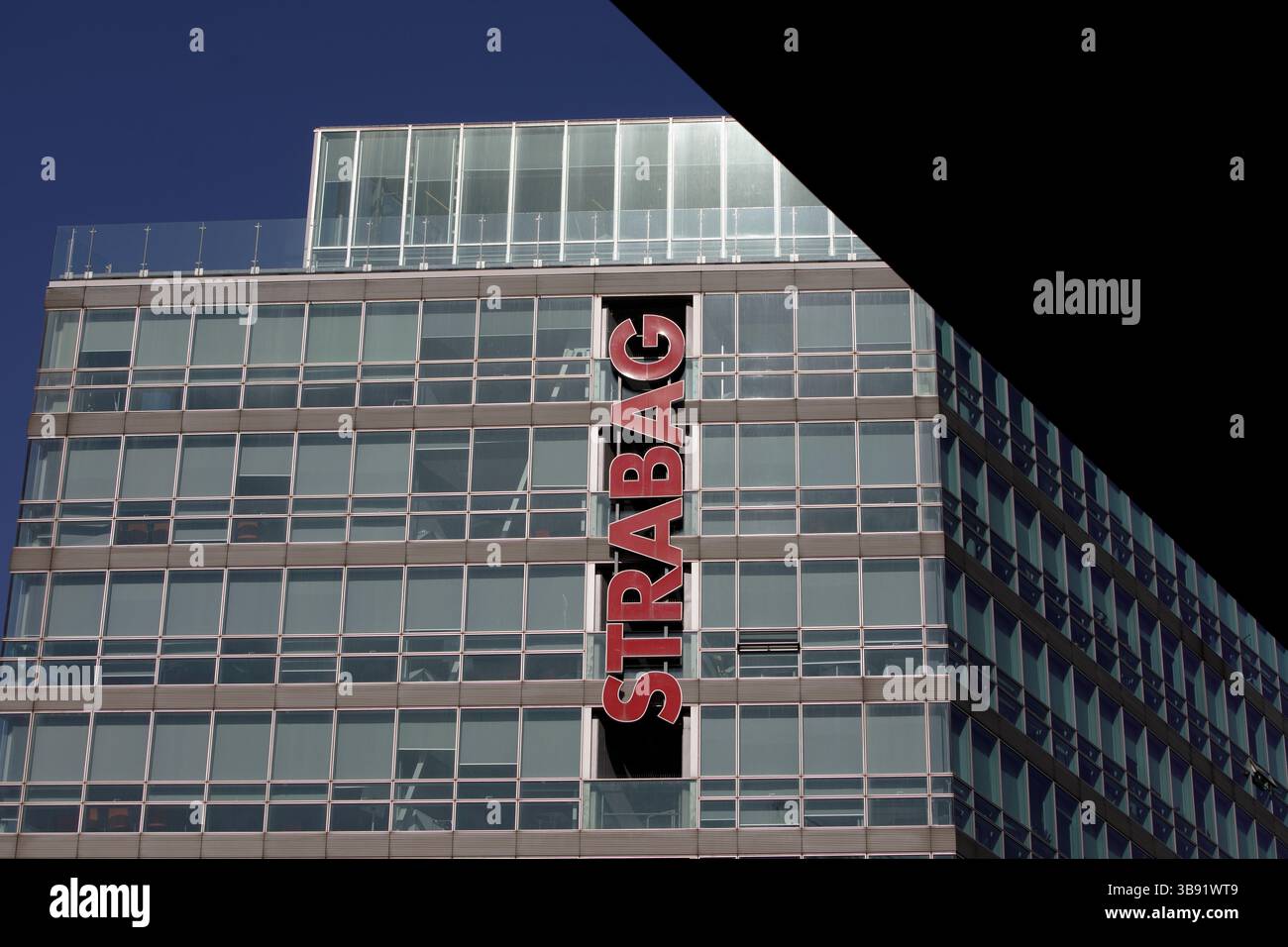 Vienna, Austria. 28th Apr, 2025. AUSTRIA; VIENNA; 202504028; Strabag SE ...