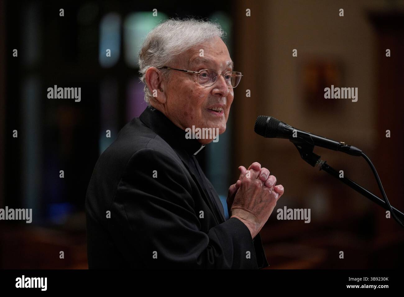 Father Gregory Sakowicz, Rector of Holy Name Cathedral, speaks at Holy ...