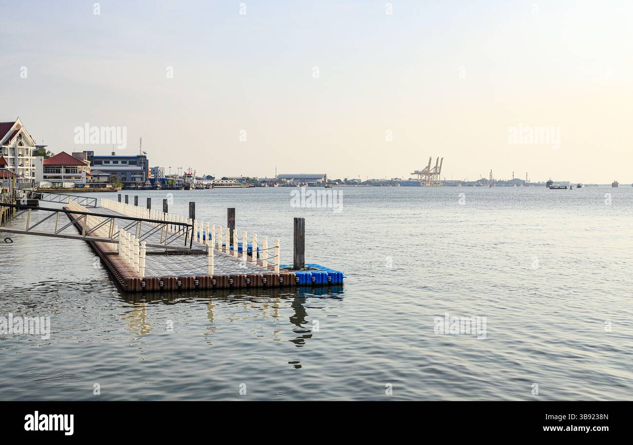 Floating Jigsaw or floating plastic pontoon walk way floating in the ...