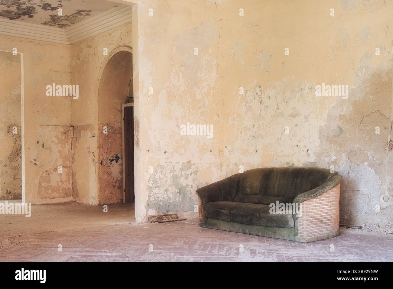 Old abandoned dirty urbex creppy lost place decay Stock Photo - Alamy