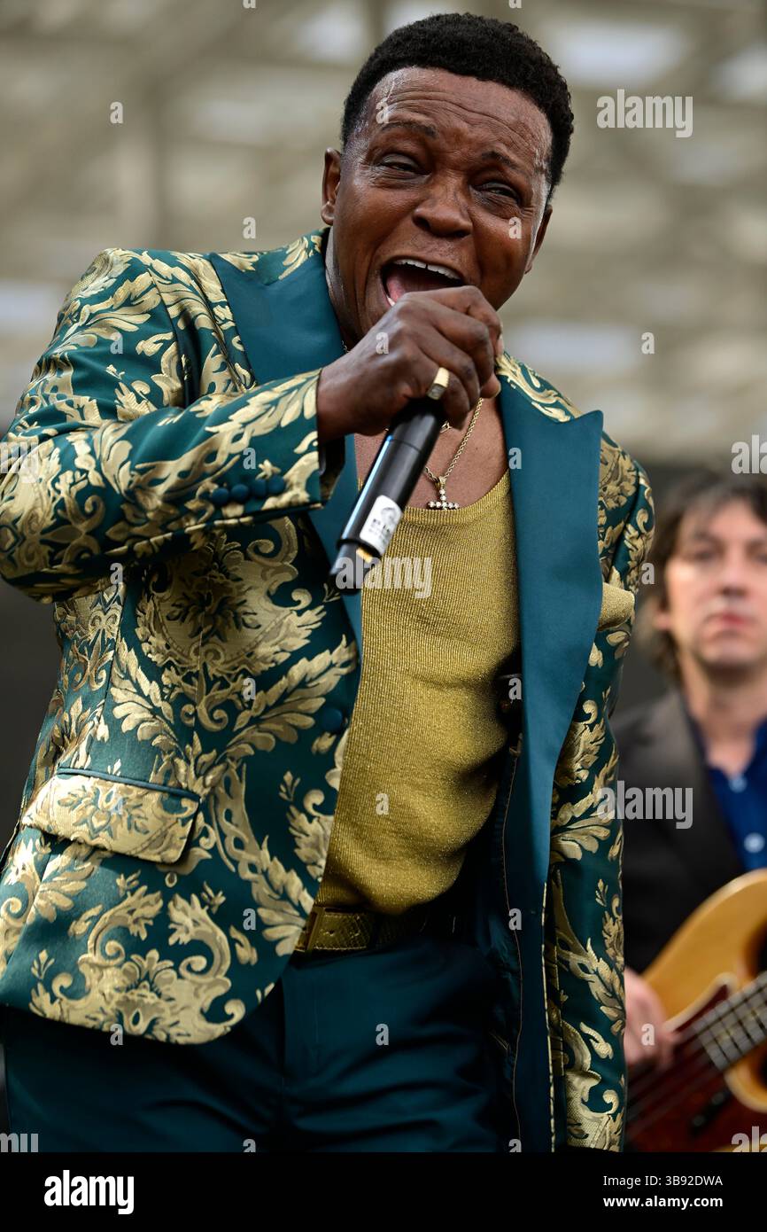 April 26, 2025: American soul singer LEE FIELDS performs during the ...