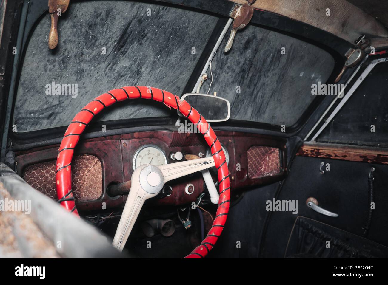 Old abandoned dirty urbex creppy lost place decay Stock Photo - Alamy