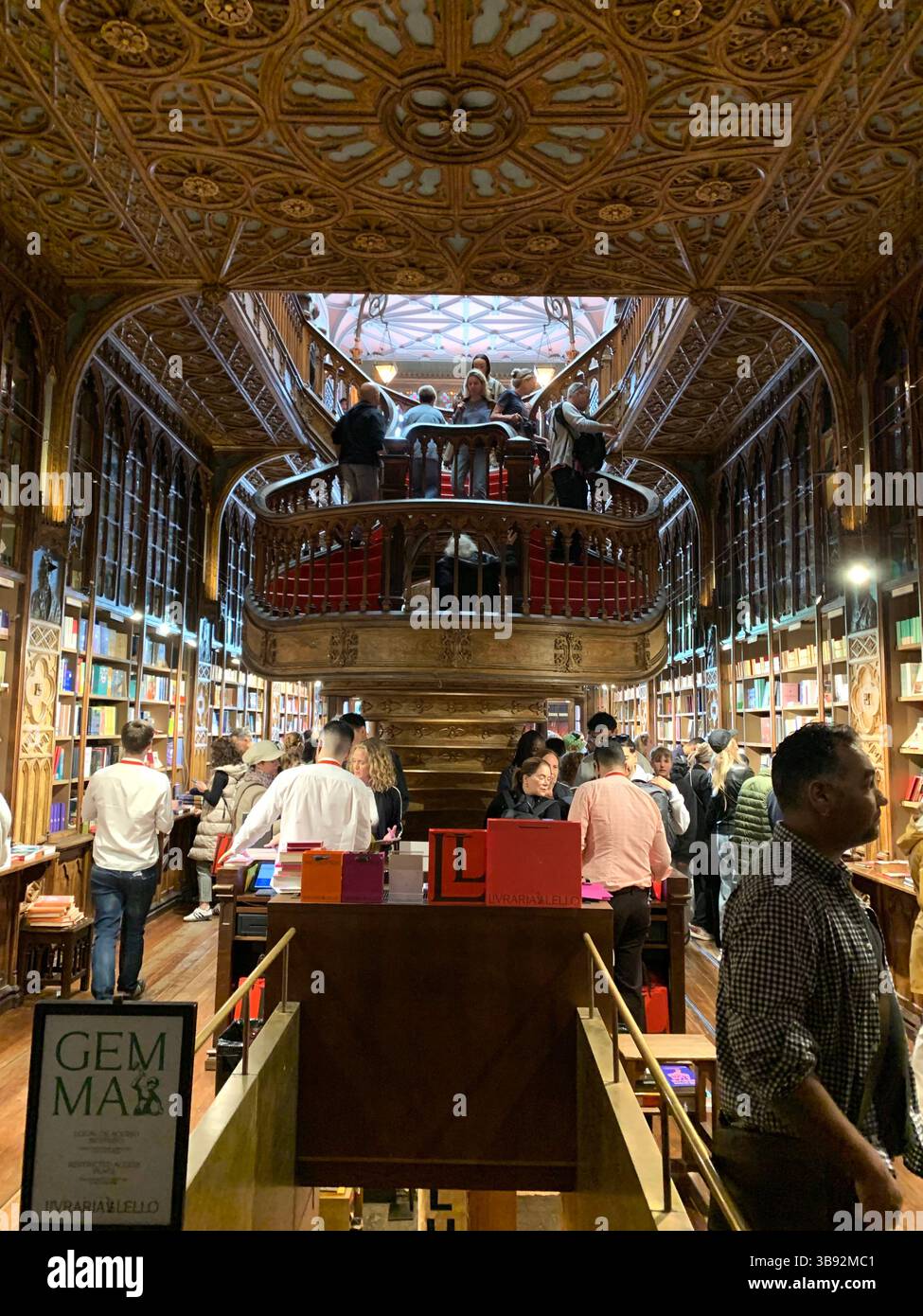 Book Shop Porto Harry Potter Portugal books visit visitors stairs red ...