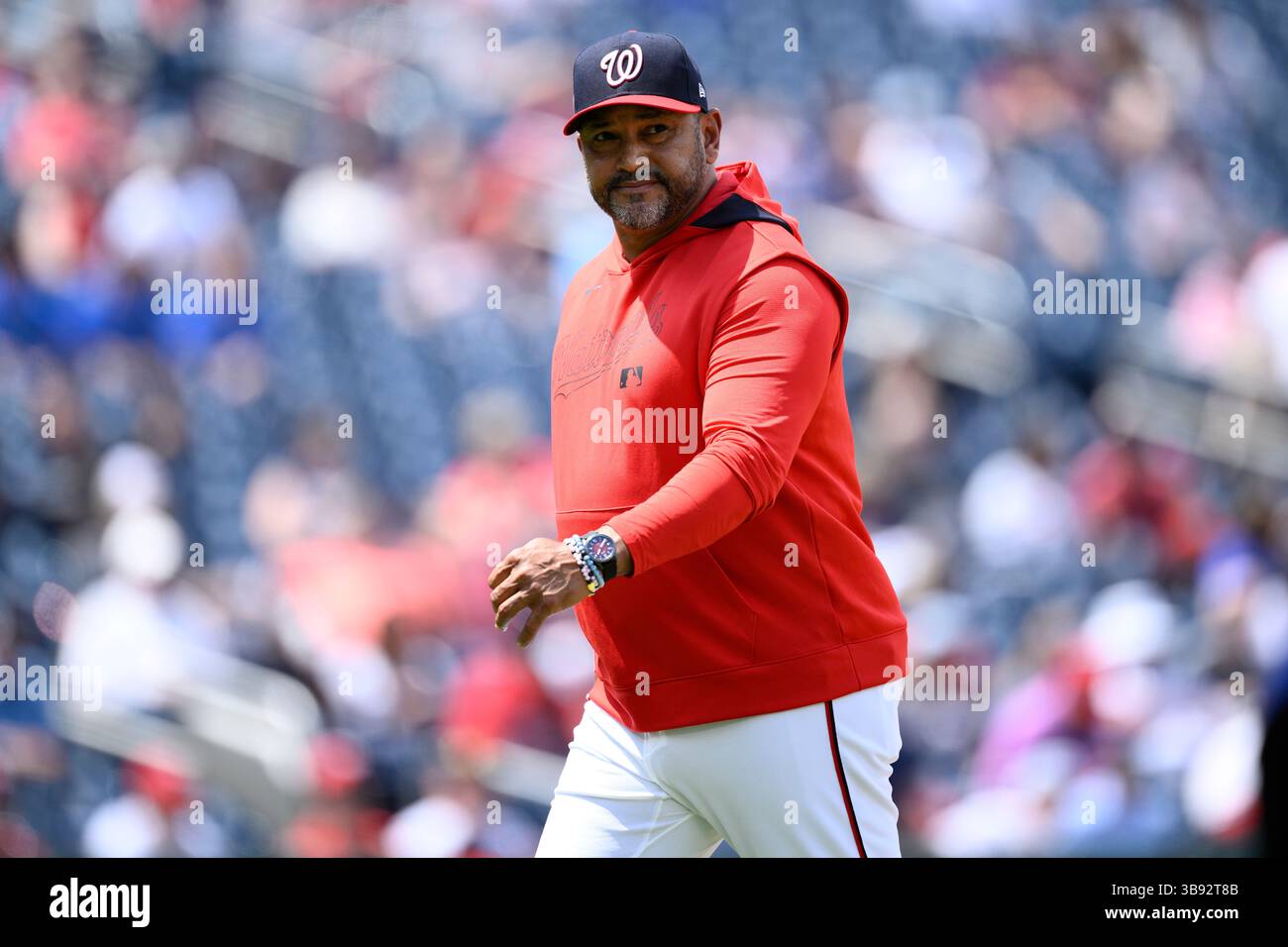 Washington Nationals manager Dave Martinez (4) in action during a ...