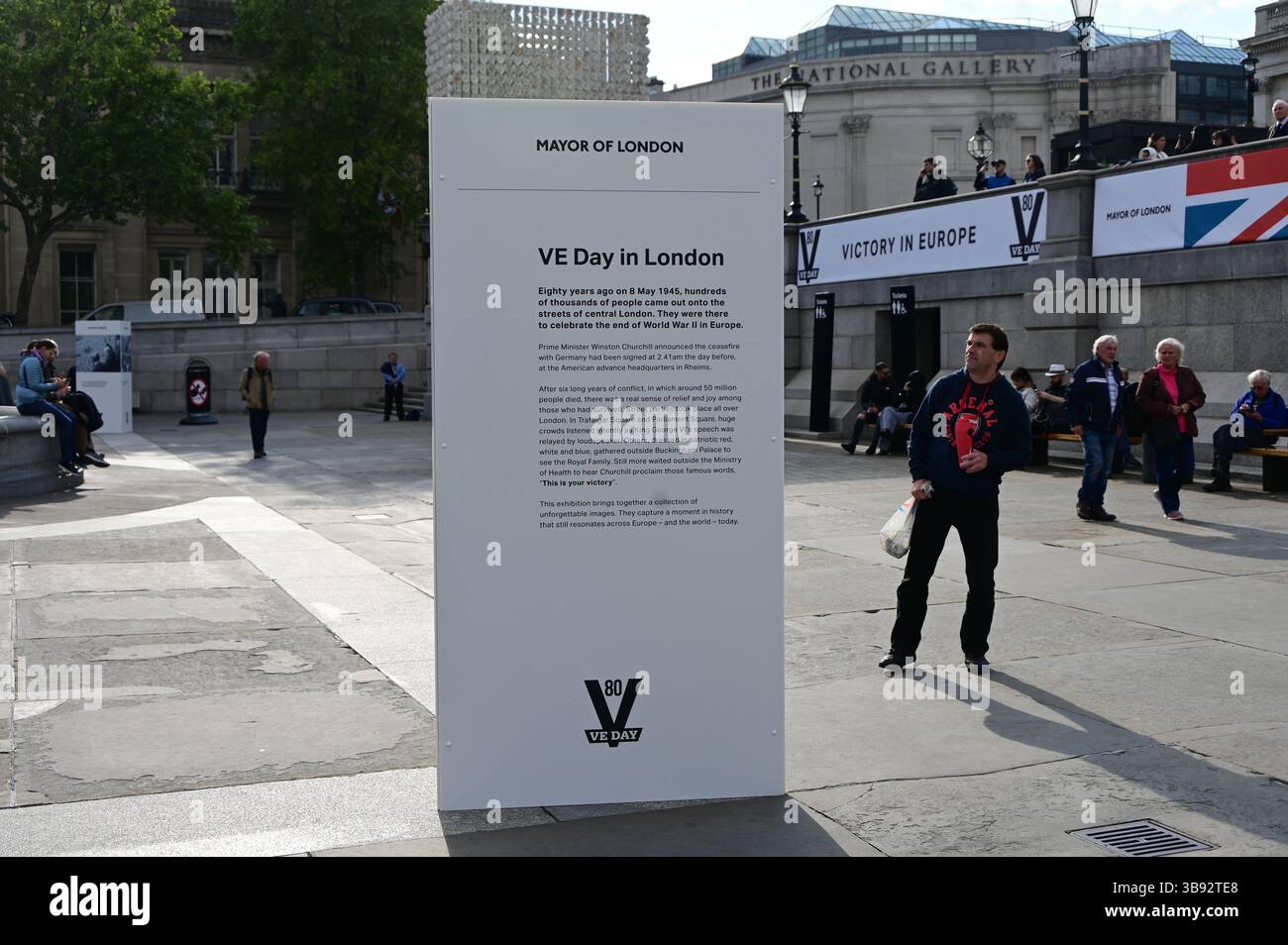 LONDON, UK. 8th May, 2025. The mayor of London, Sadiq Khan, hosts VE80 ...